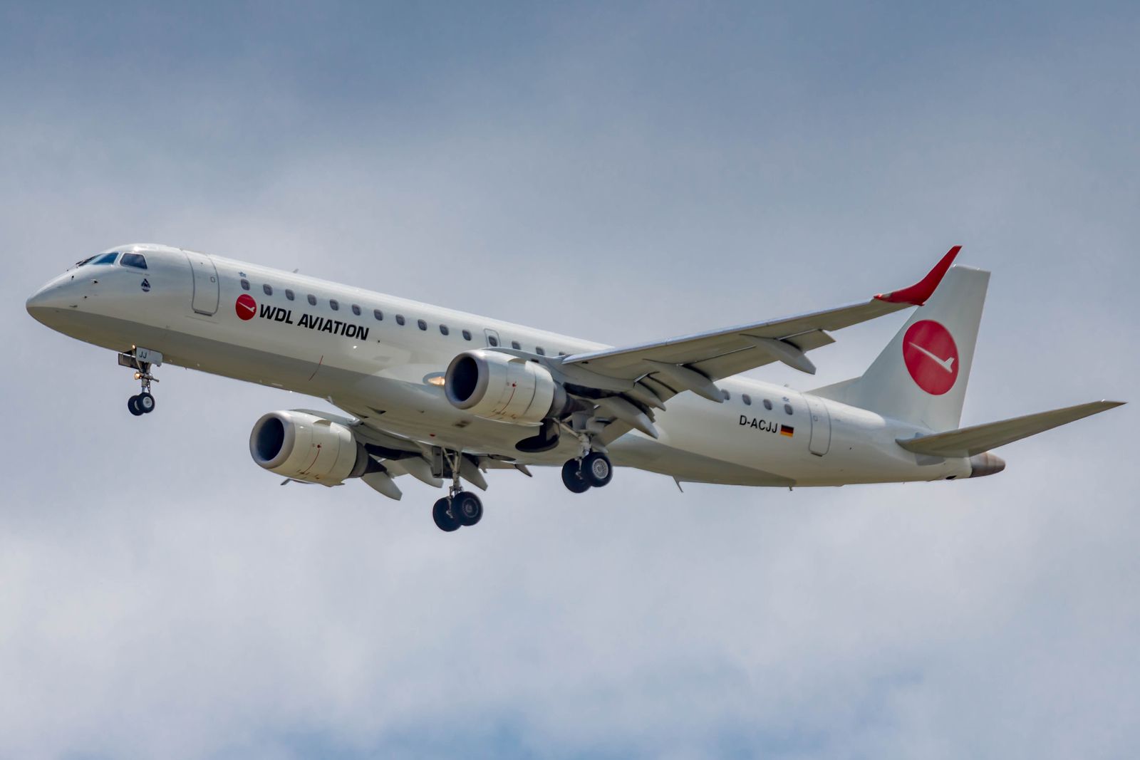 WDL fliegt für Easyjet