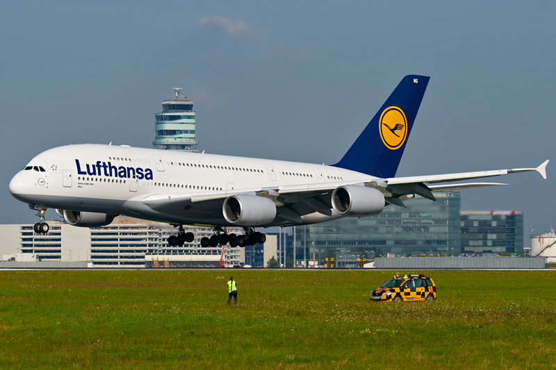 Lufthansa Airbus A380 - Nur Fliegen ist schöner