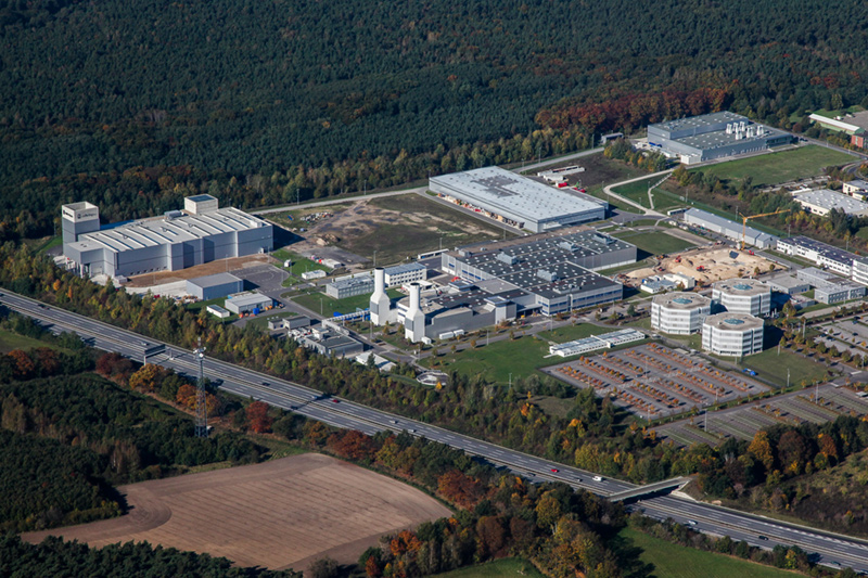 Rolls Royce eröffnet neues Verwaltungsgebäude in Dahlewitz